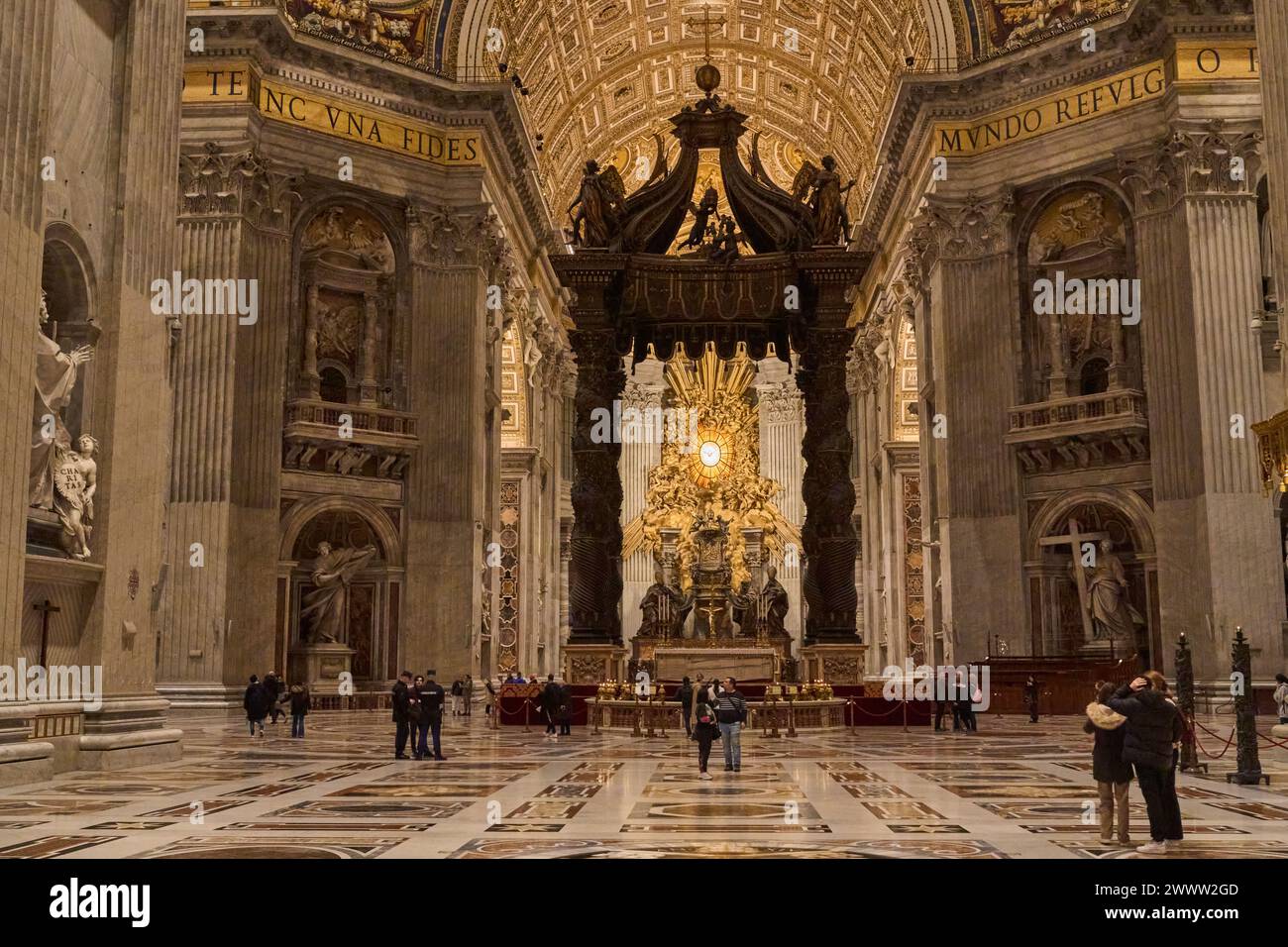 La basilica de san pedro hi-res stock photography and images - Alamy