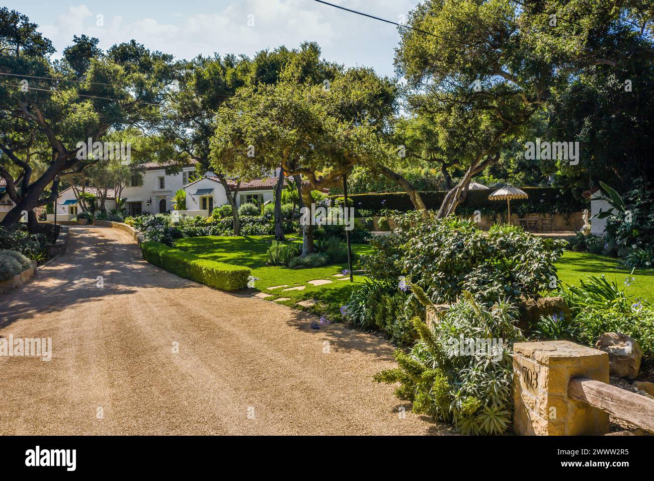 Perspective view front entrance hi-res stock photography and images - Alamy