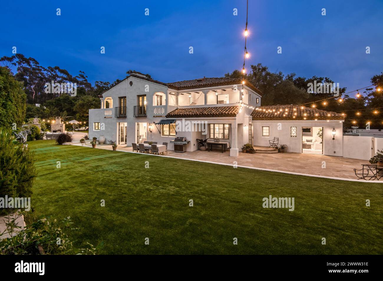 Festive house exterior hi-res stock photography and images - Alamy