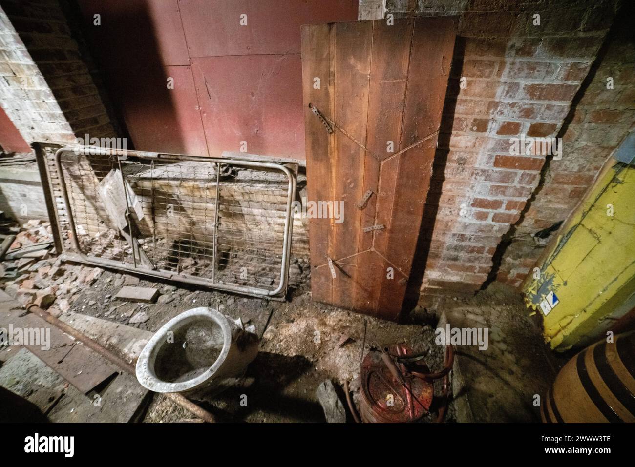 The Seattle Underground, Network of underground passageways and ...