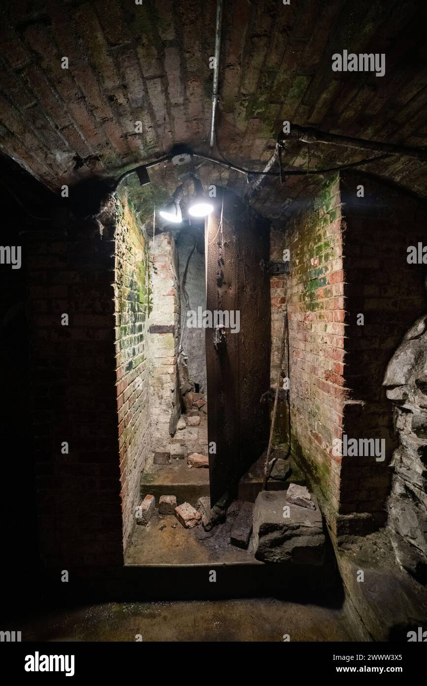 The Seattle Underground, Network of underground passageways and ...