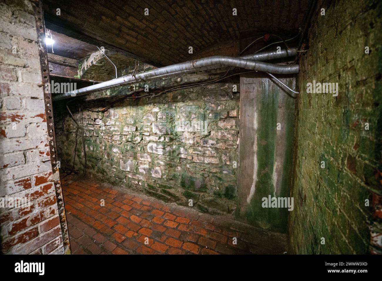 The Seattle Underground, Network of underground passageways and ...