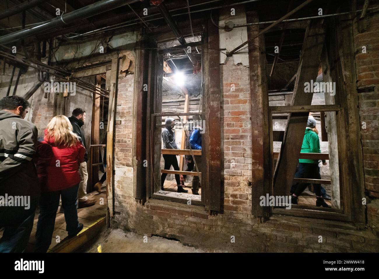 Underground tunnels seattle hi-res stock photography and images - Alamy