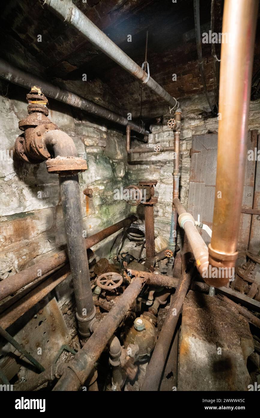 The Seattle Underground, Network of underground passageways and ...