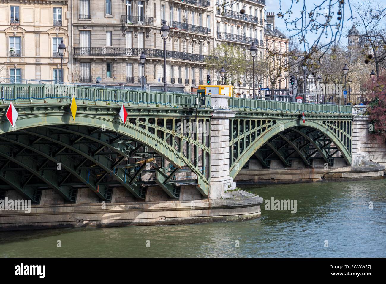 View of the Sully bridge and its arch damaged by a boat. The Pont Sully ...