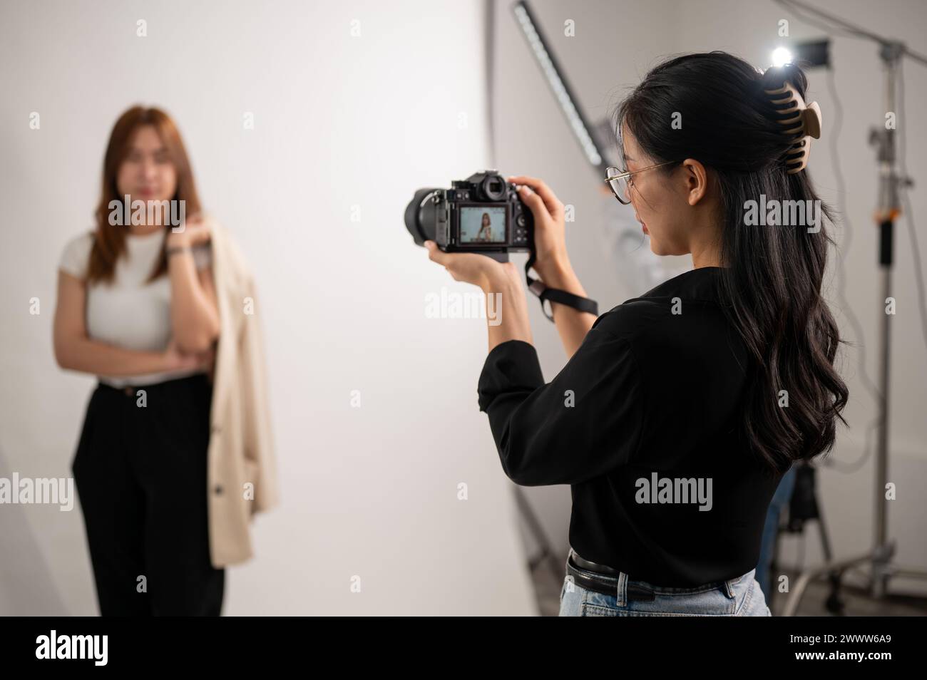 Photoshoot of an asian model hi-res stock photography and images - Alamy