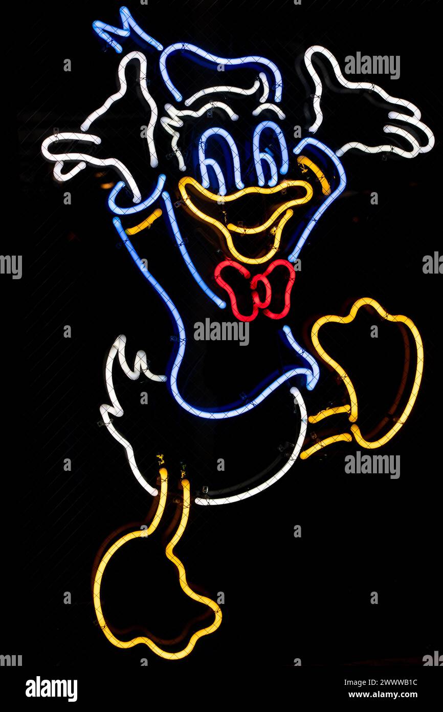 Donald duck cartoon hi-res stock photography and images - Alamy