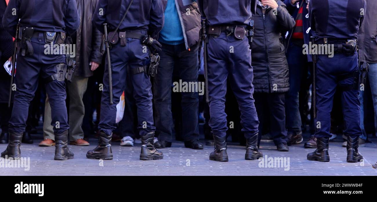 Police confrontation with demonstrators hi-res stock photography and ...