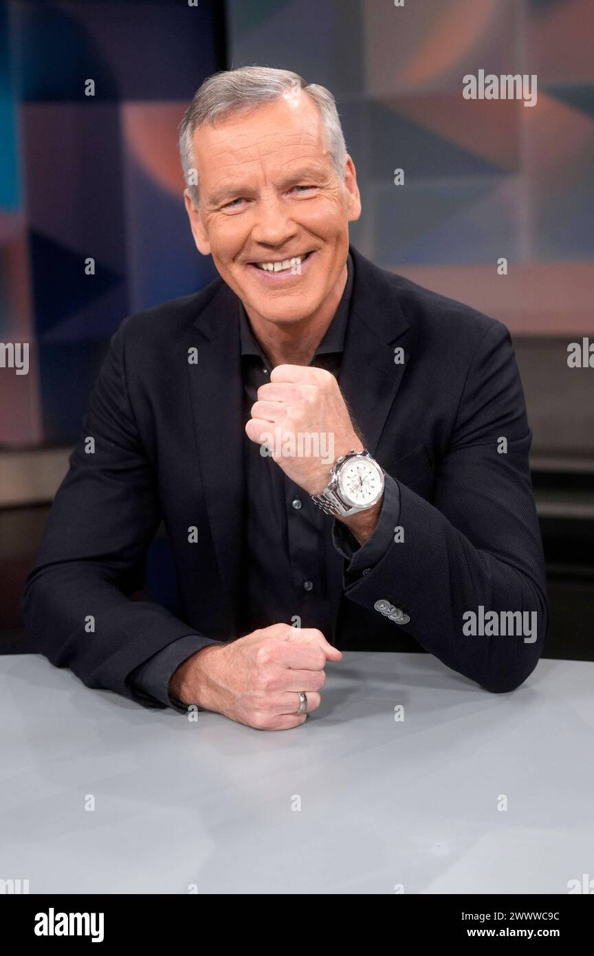 Henry Maske in der ARD-Talkshow hart aber fair im Studio Adlershof ...