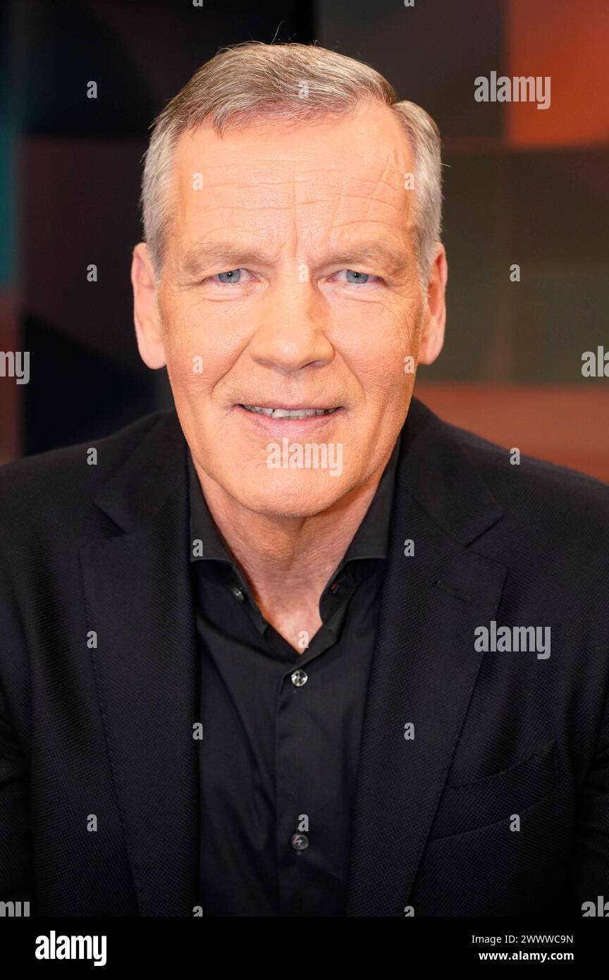 Henry Maske in der ARD-Talkshow hart aber fair im Studio Adlershof ...