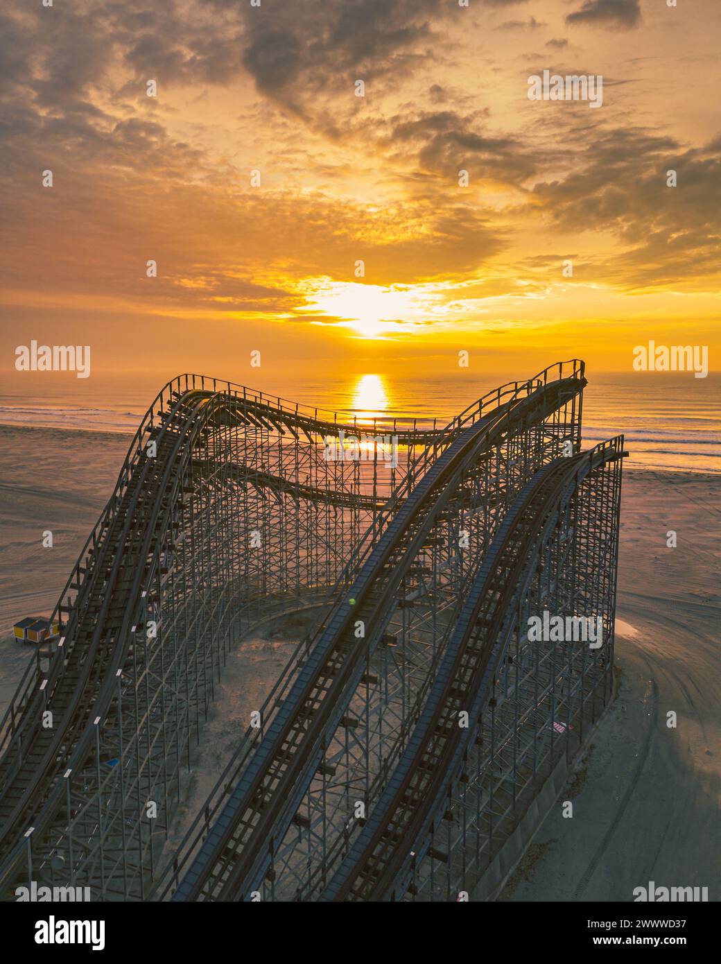 Rollercoaster sunrise hi-res stock photography and images - Alamy
