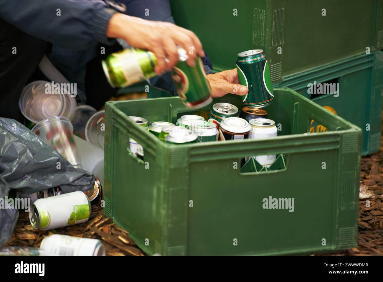 Beer can in hands hi-res stock photography and images - Alamy