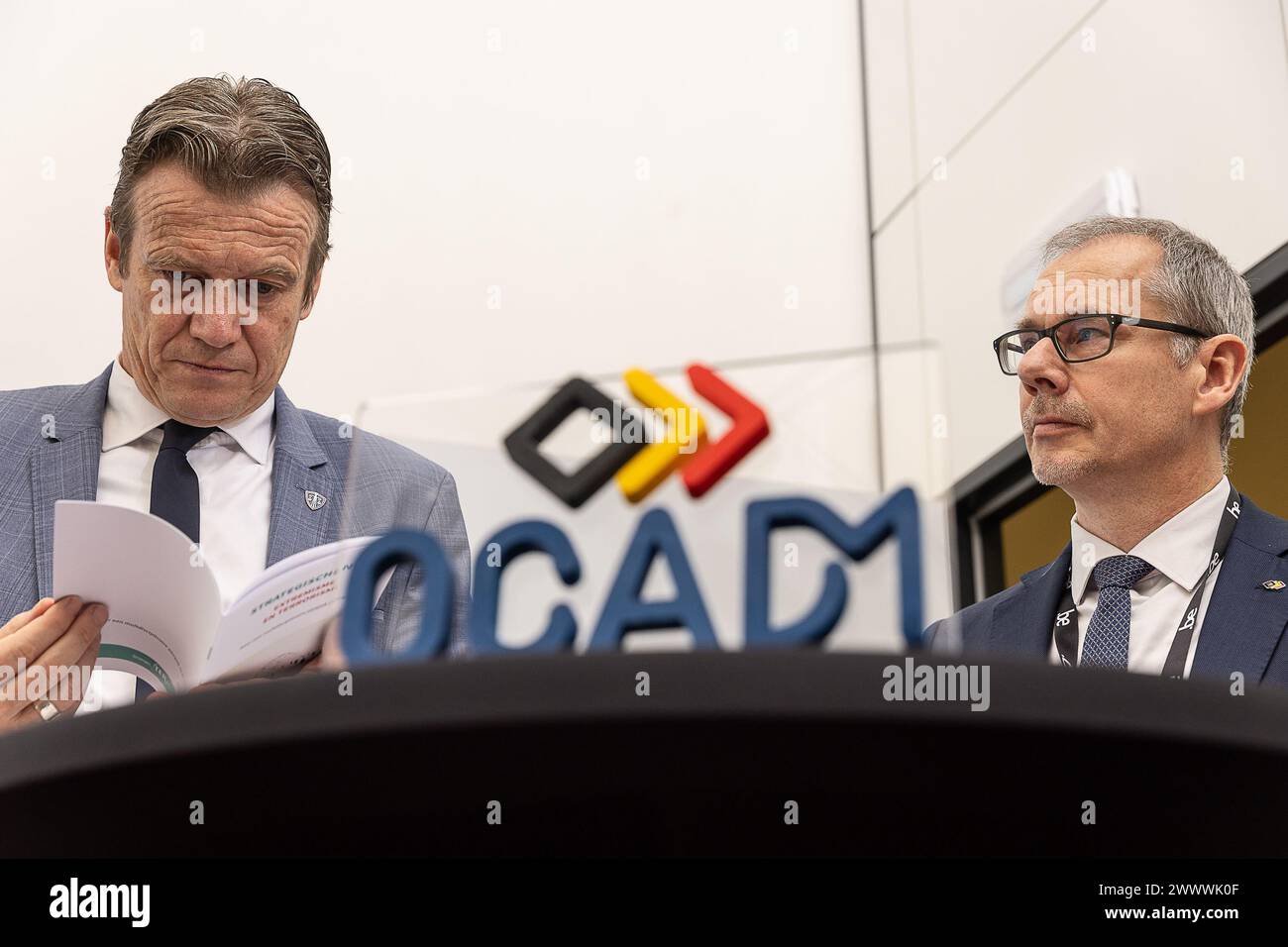 Analyse de la menace hi-res stock photography and images - Alamy