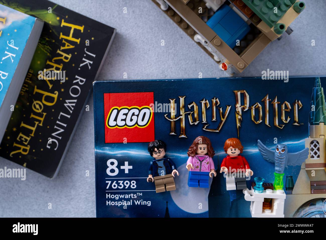 Lego minifigures castle hi-res stock photography and images - Alamy