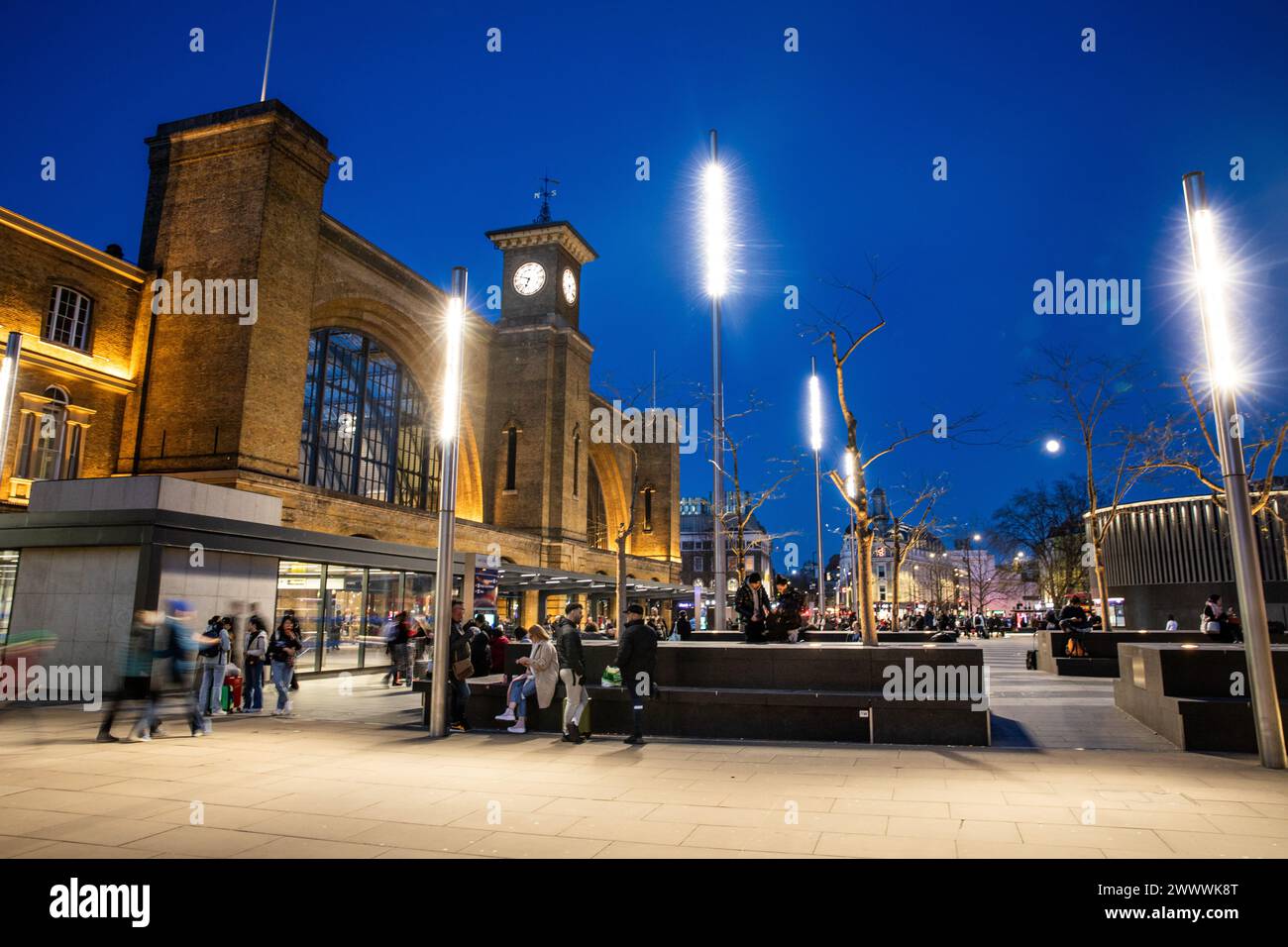 Station infrastructure hi-res stock photography and images - Alamy