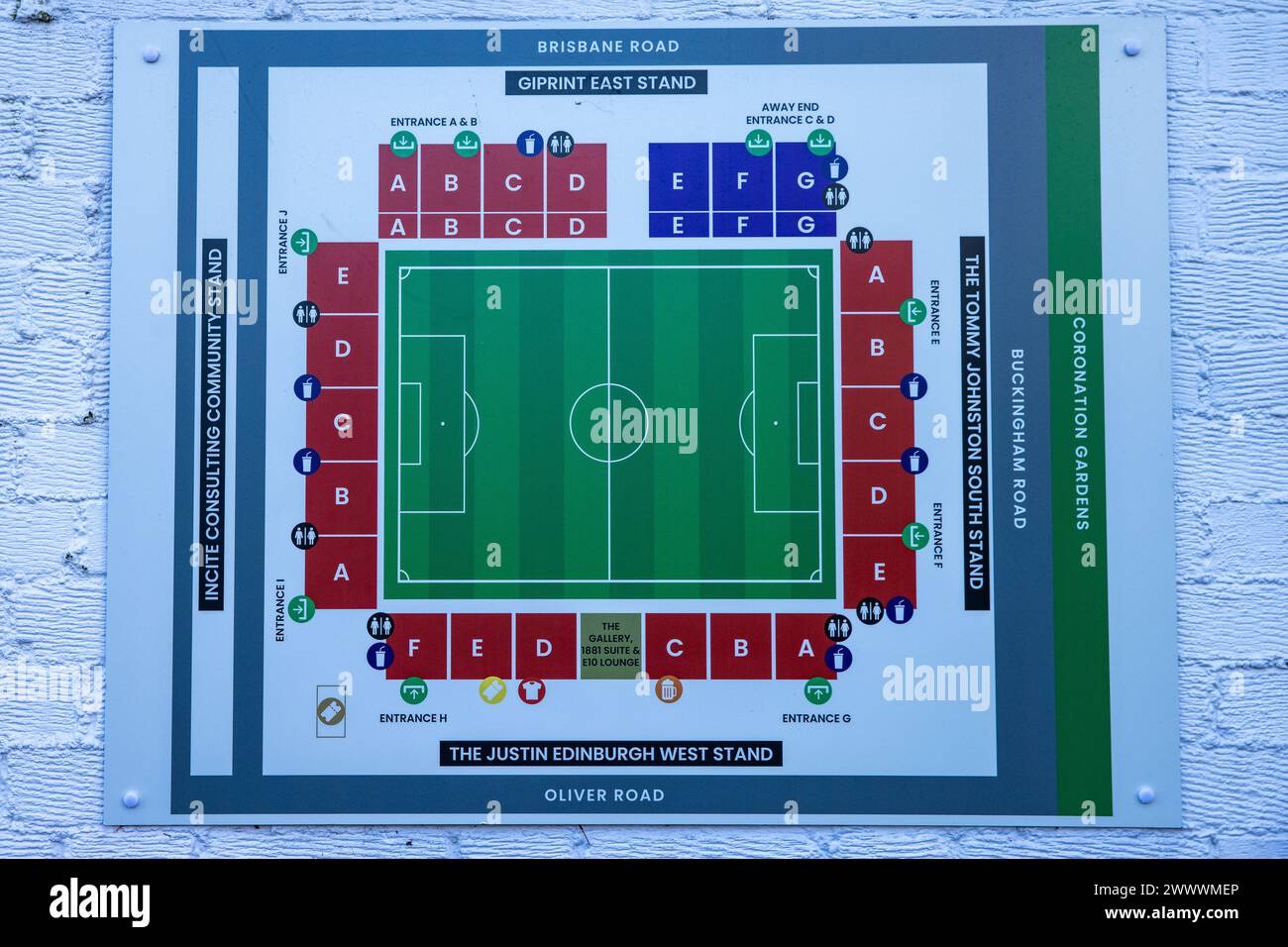 London map stand hi-res stock photography and images - Alamy