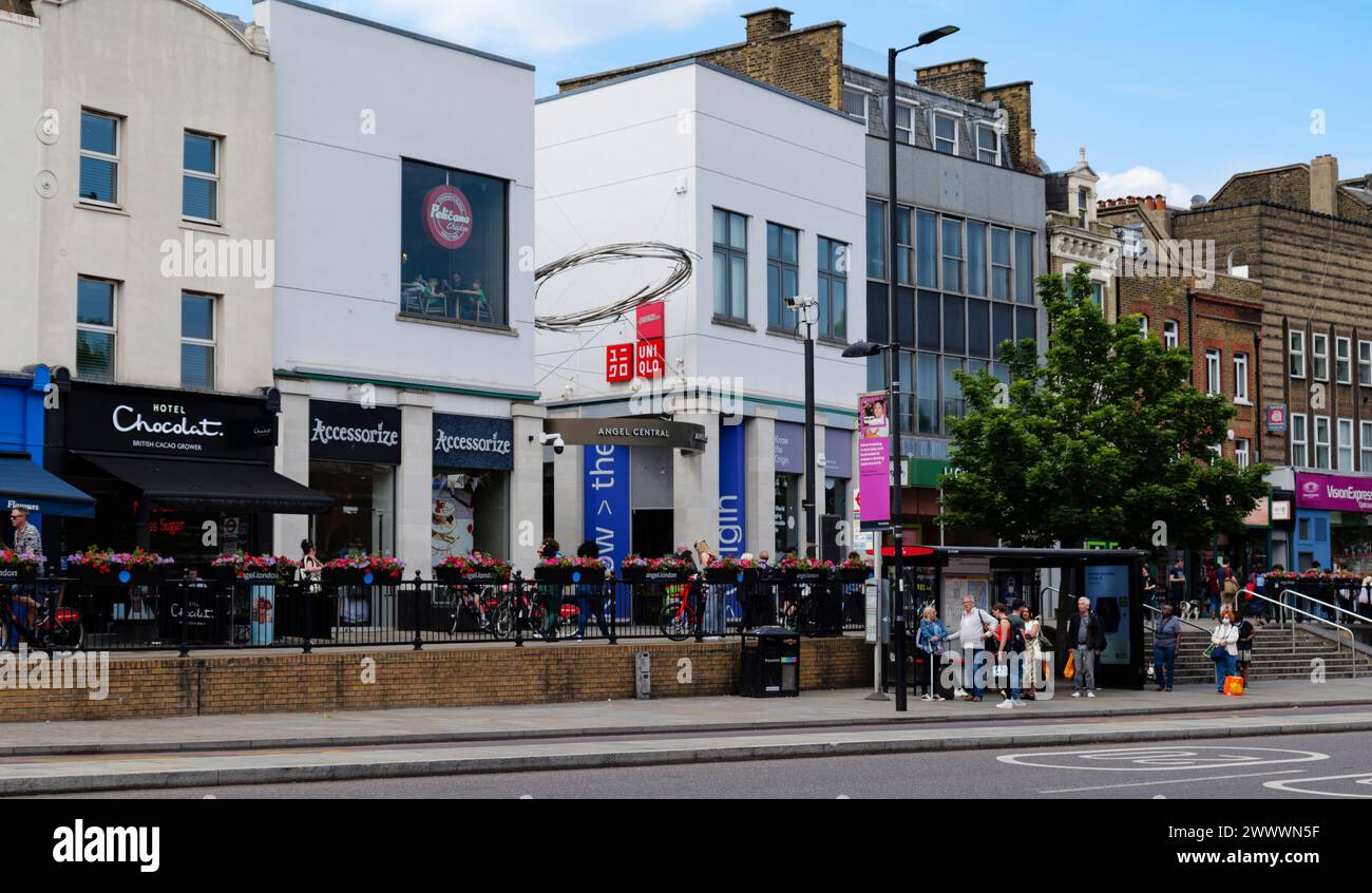 Bus in islington hi-res stock photography and images - Alamy