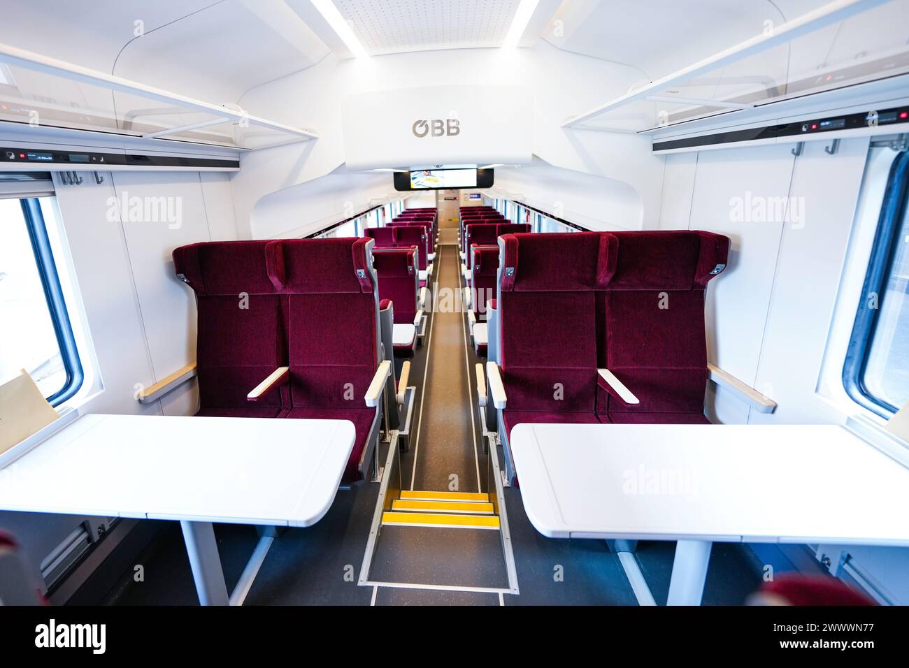 Railjet to vienna hi-res stock photography and images - Alamy