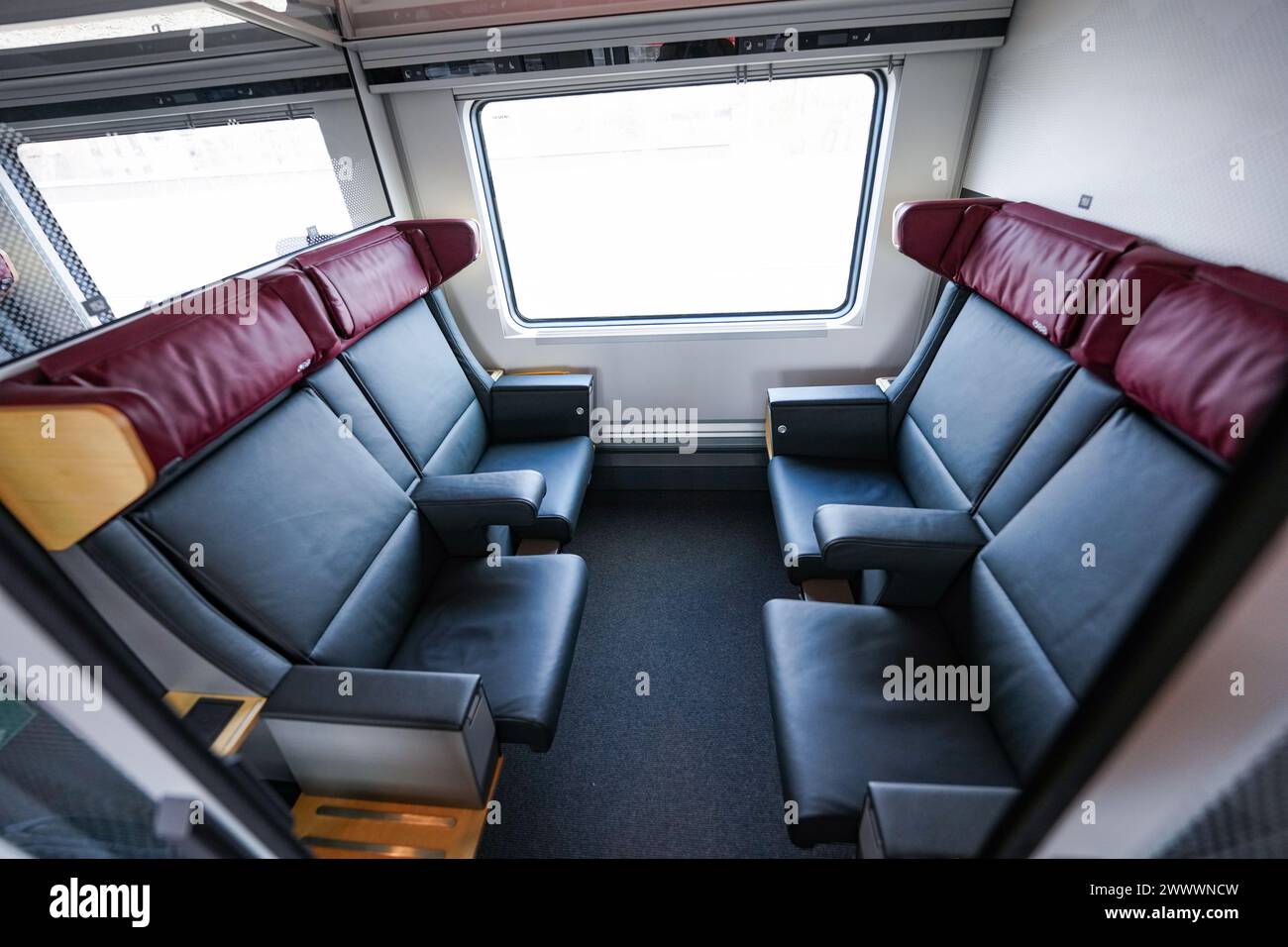Railjet to vienna hi-res stock photography and images - Alamy