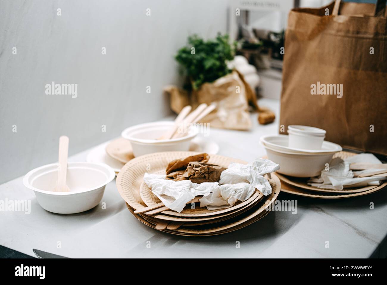 Zero waste disposable tableware hi-res stock photography and images - Alamy
