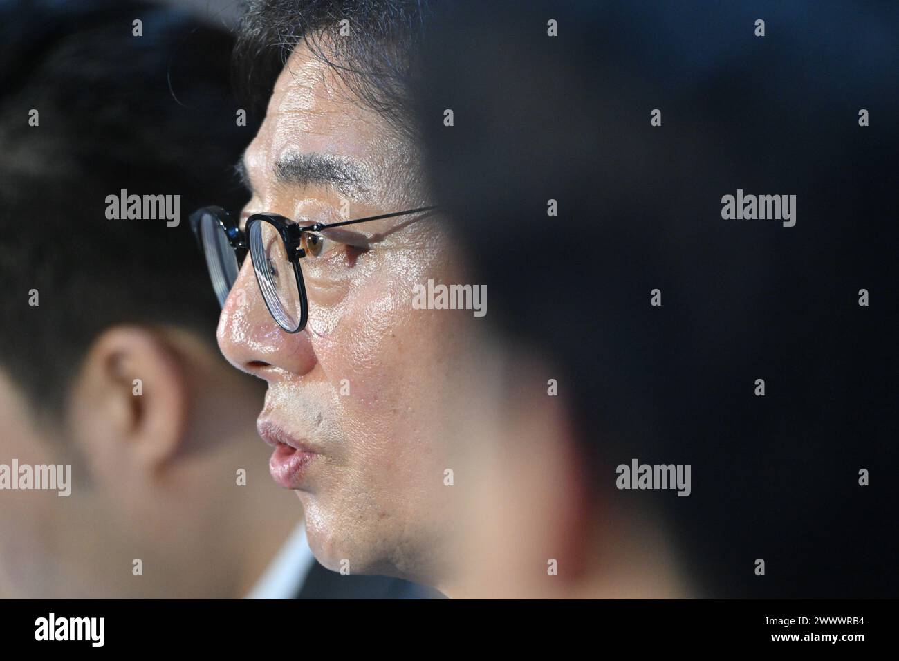 Hwang Sun-hong, head coach of the South Korea seen during the pre-match ...