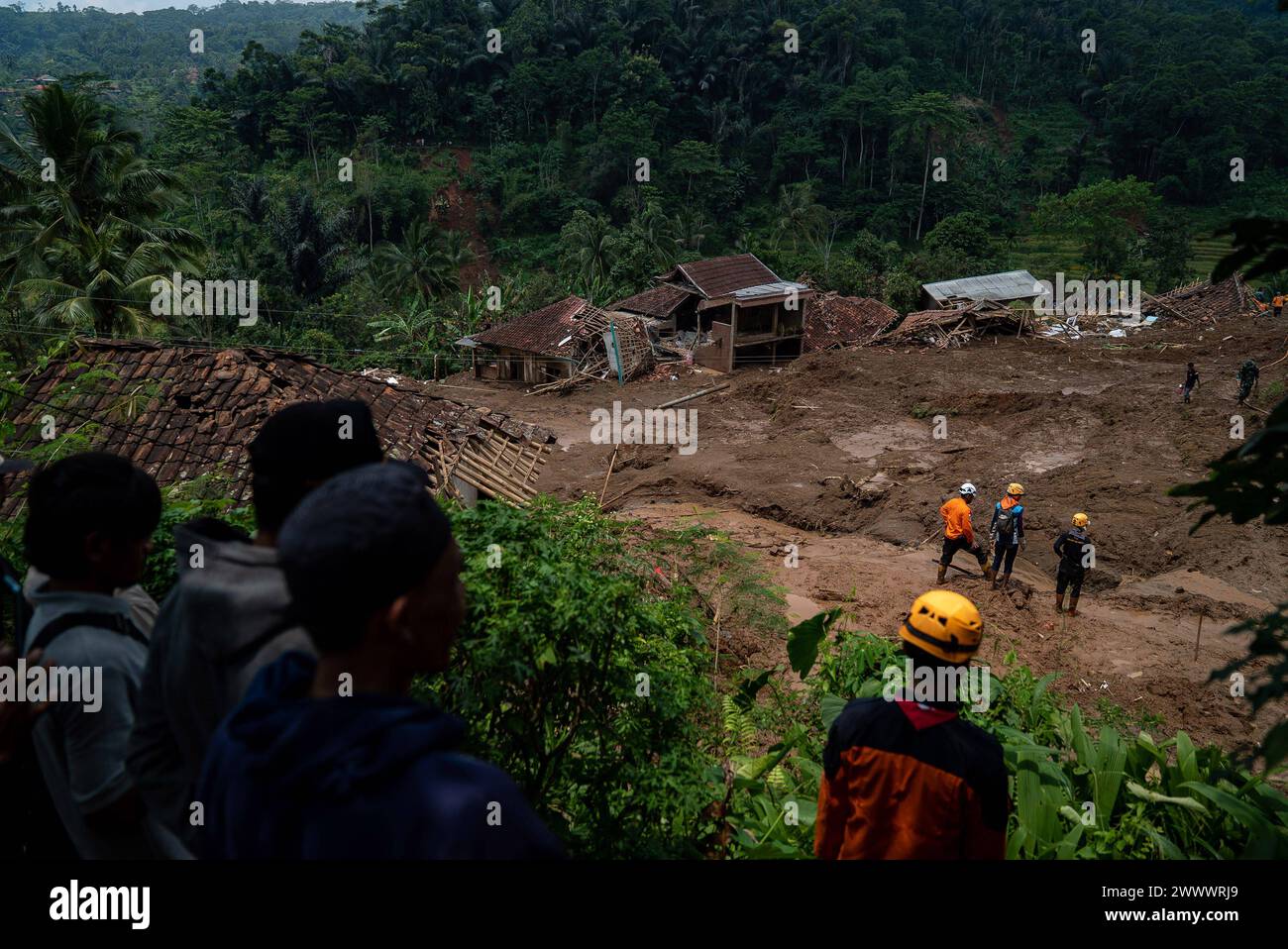 LANDSLIDES CAUSED BY HEAVY RAIN Houses were severely damaged by a ...