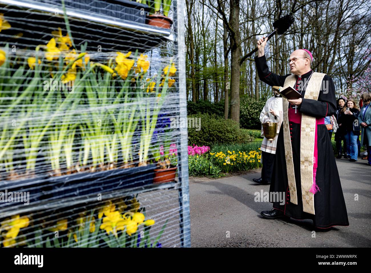 LISSE - Bishop of Rotterdam Hans van den Hende blesses flowers in the ...