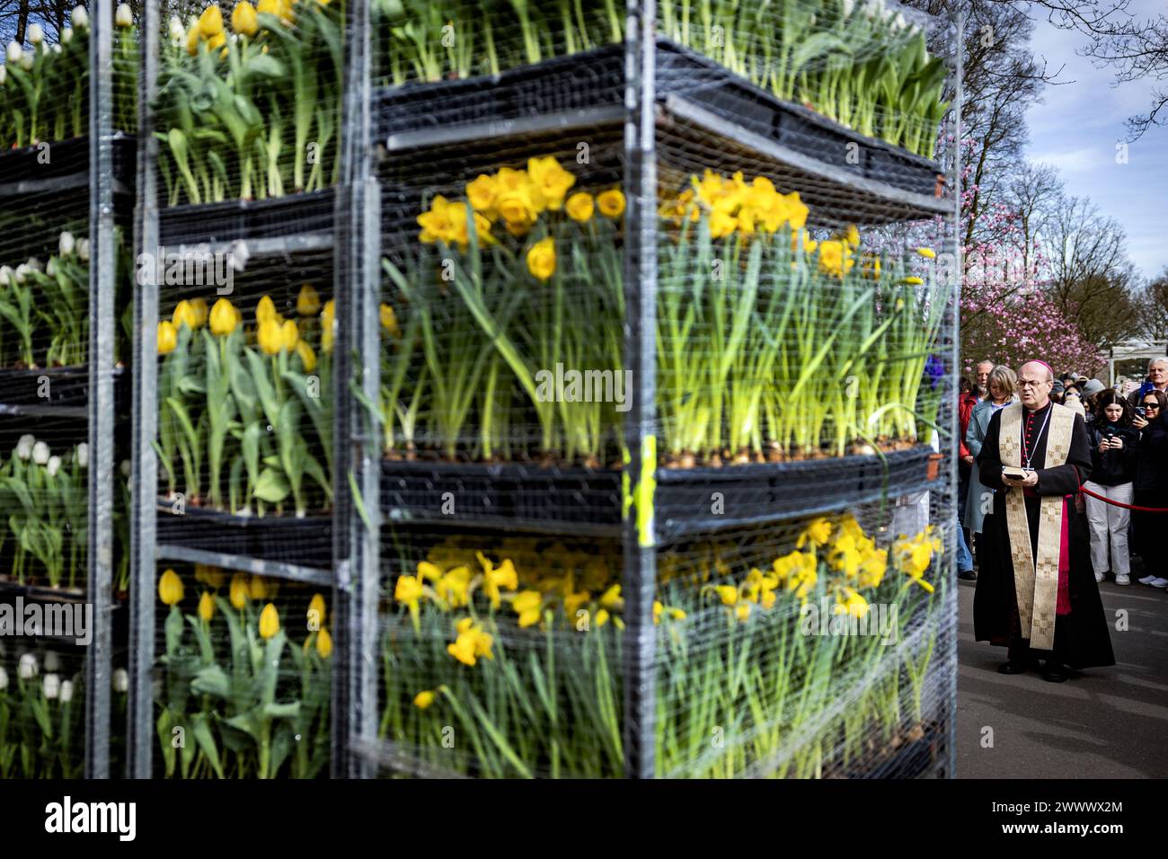 LISSE - Bishop of Rotterdam Hans van den Hende blesses flowers in the ...