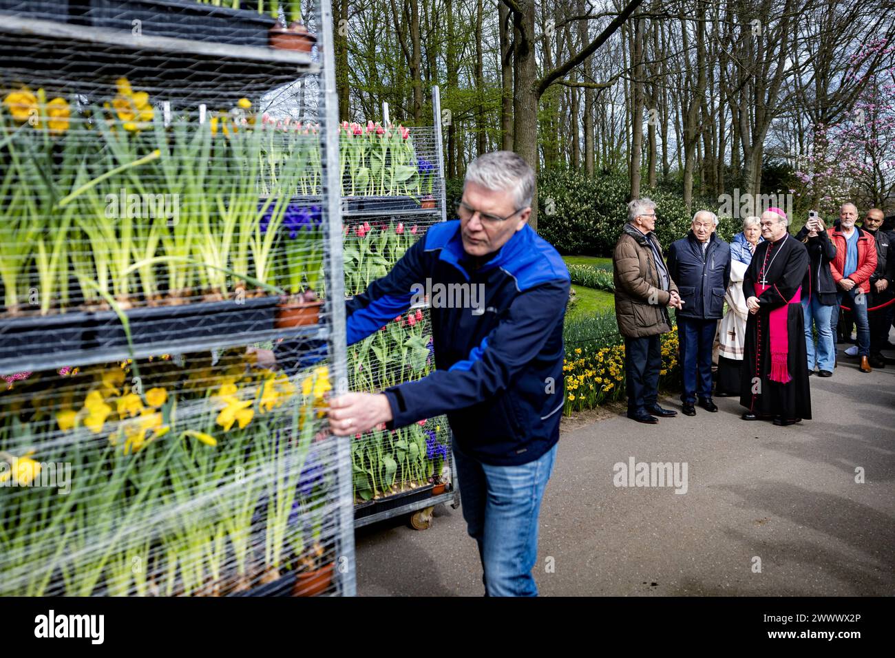 LISSE - Bishop of Rotterdam Hans van den Hende blesses flowers in the ...