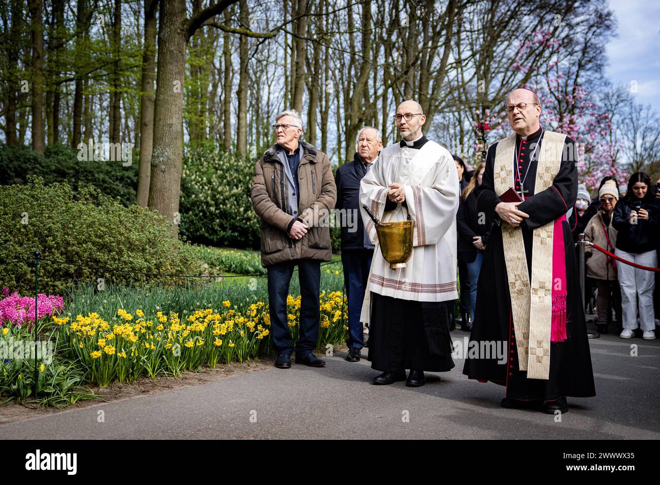 LISSE - Bishop of Rotterdam Hans van den Hende blesses flowers in the ...
