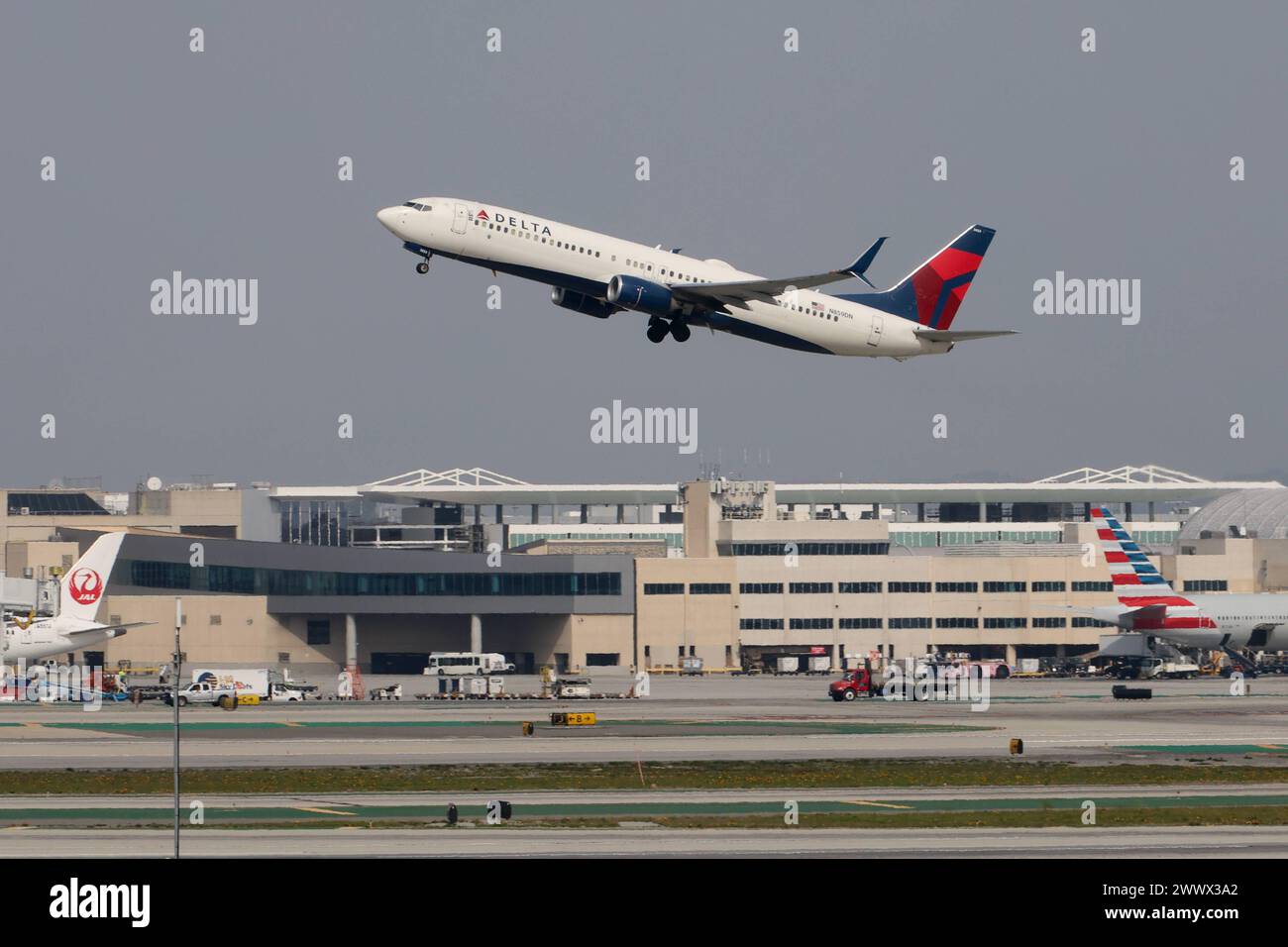 Boeing 737 932er hi-res stock photography and images - Alamy