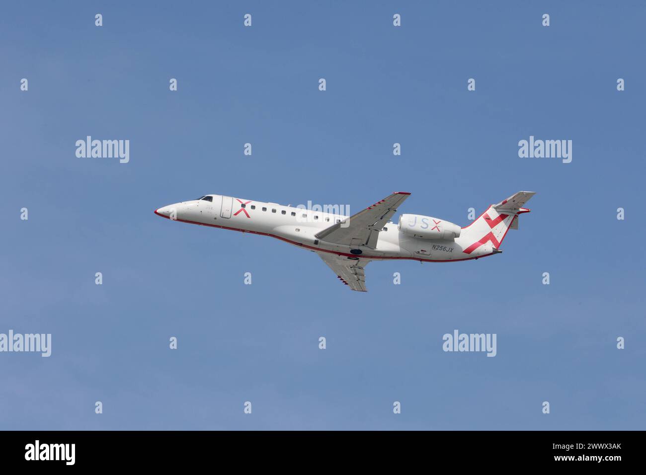 N256JX JSX ehem. JetSuiteX Embraer ERJ-135LR am Los Angeles ...