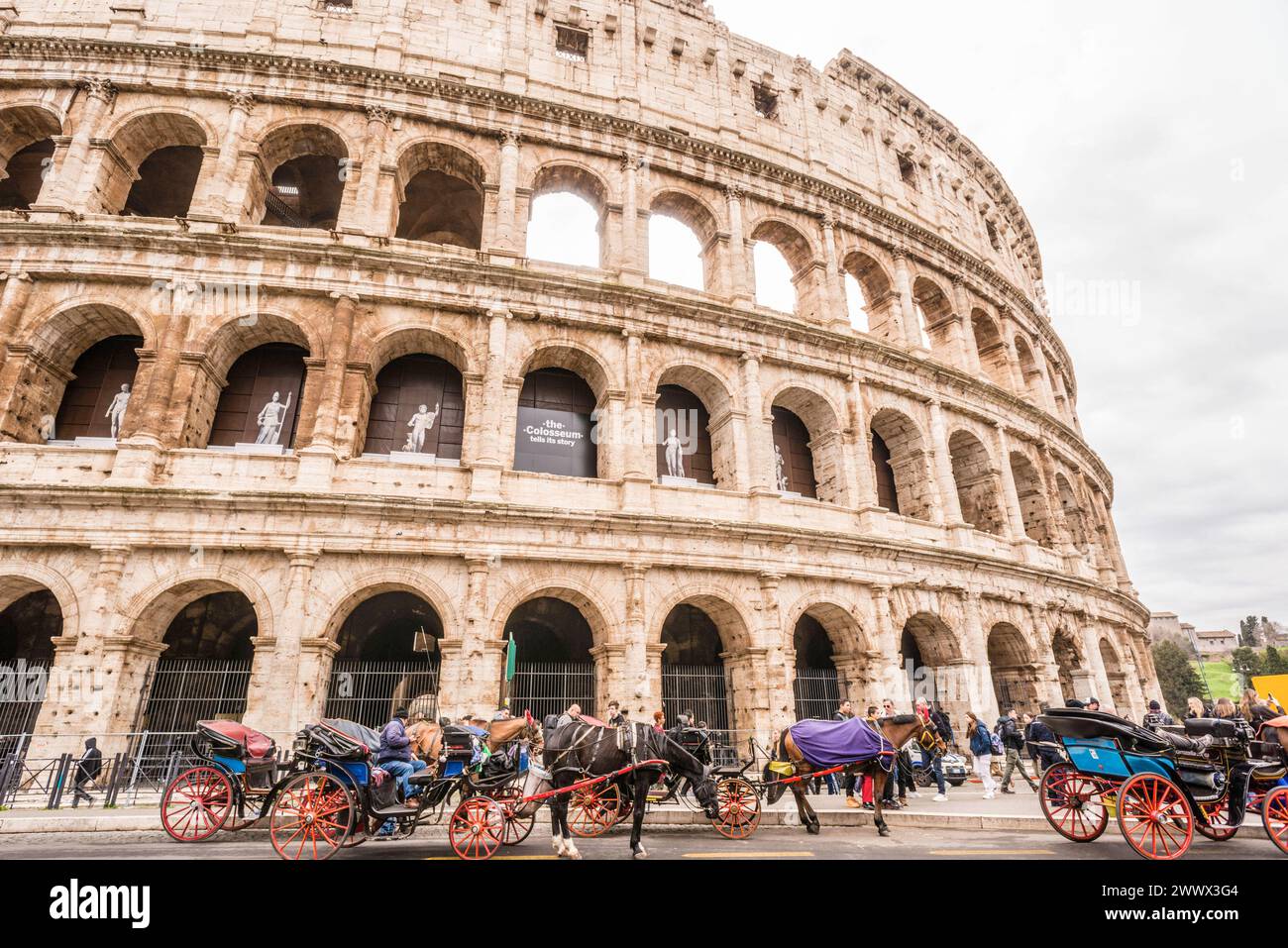 Das Kolosseum in Rom, Italien. Blick zum Amphitheater Rom *** The ...