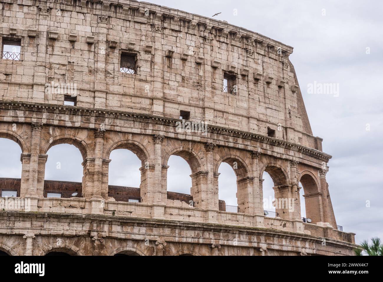 Kolosseum in italien hi-res stock photography and images - Alamy