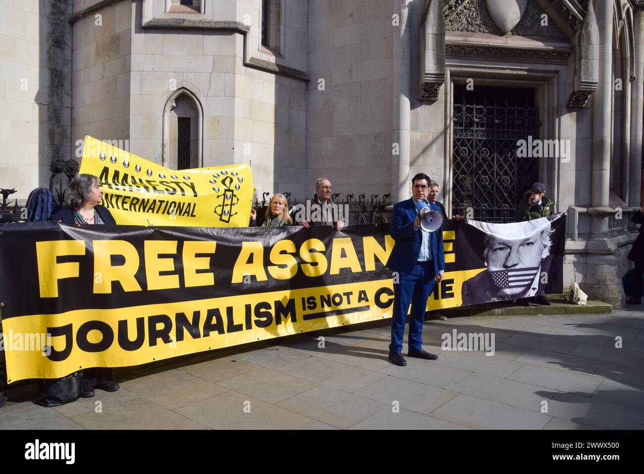 Richard assange hi-res stock photography and images - Alamy