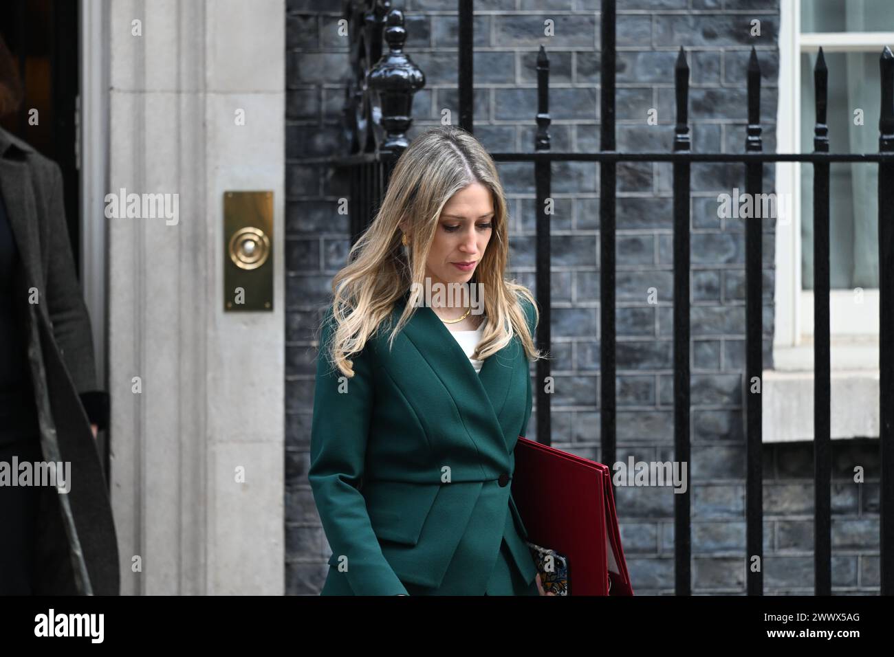 Laura trott mp hi-res stock photography and images - Alamy