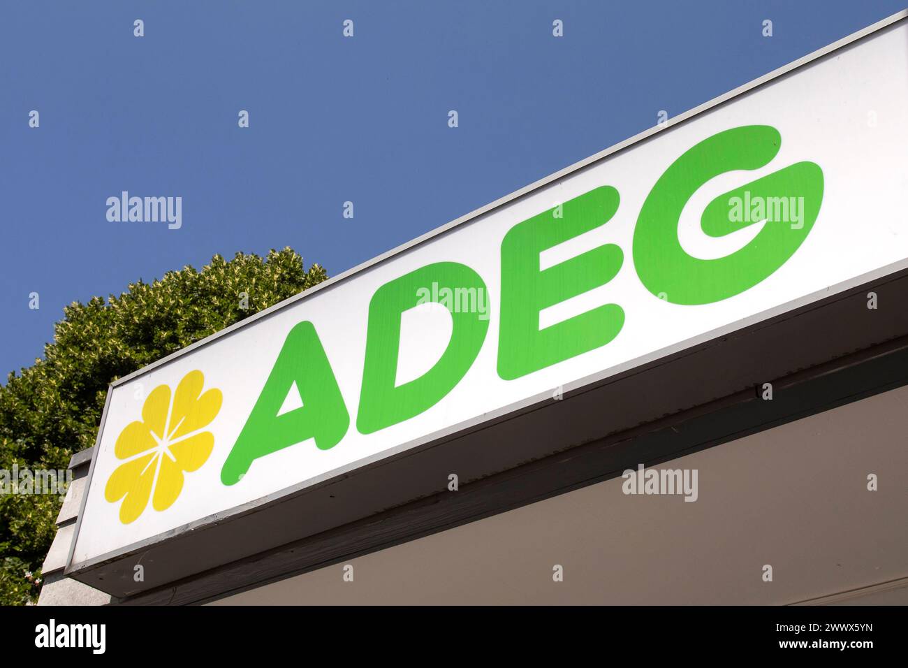 Adeglogo hi-res stock photography and images - Alamy