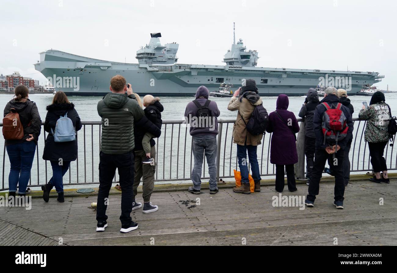 Royal Navy aircraft carrier HMS Prince of Wales returns to her home ...