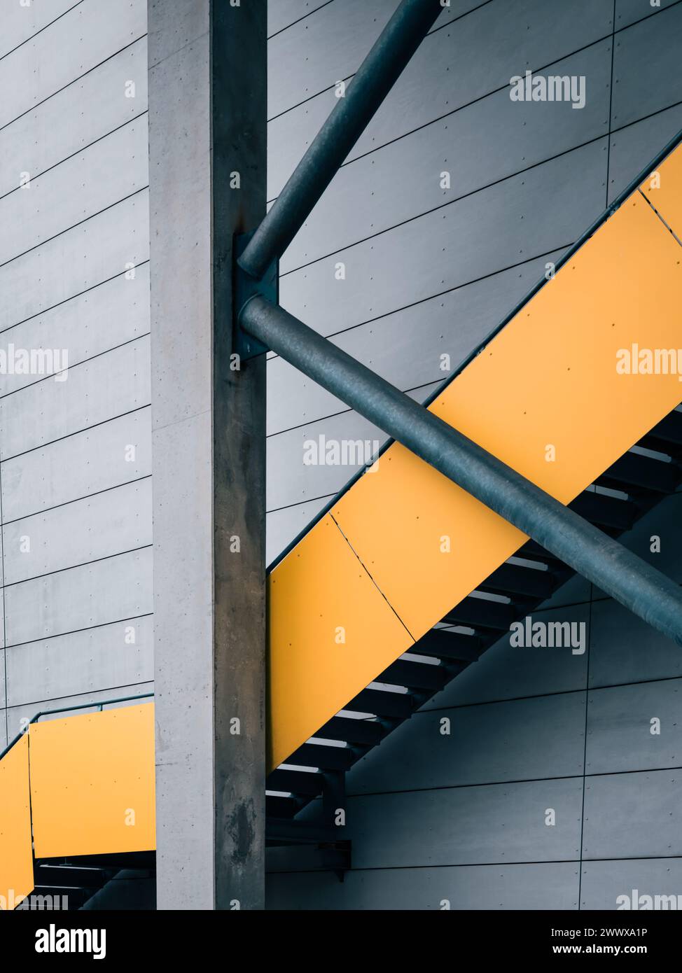 Yellow staircase hi-res stock photography and images - Alamy