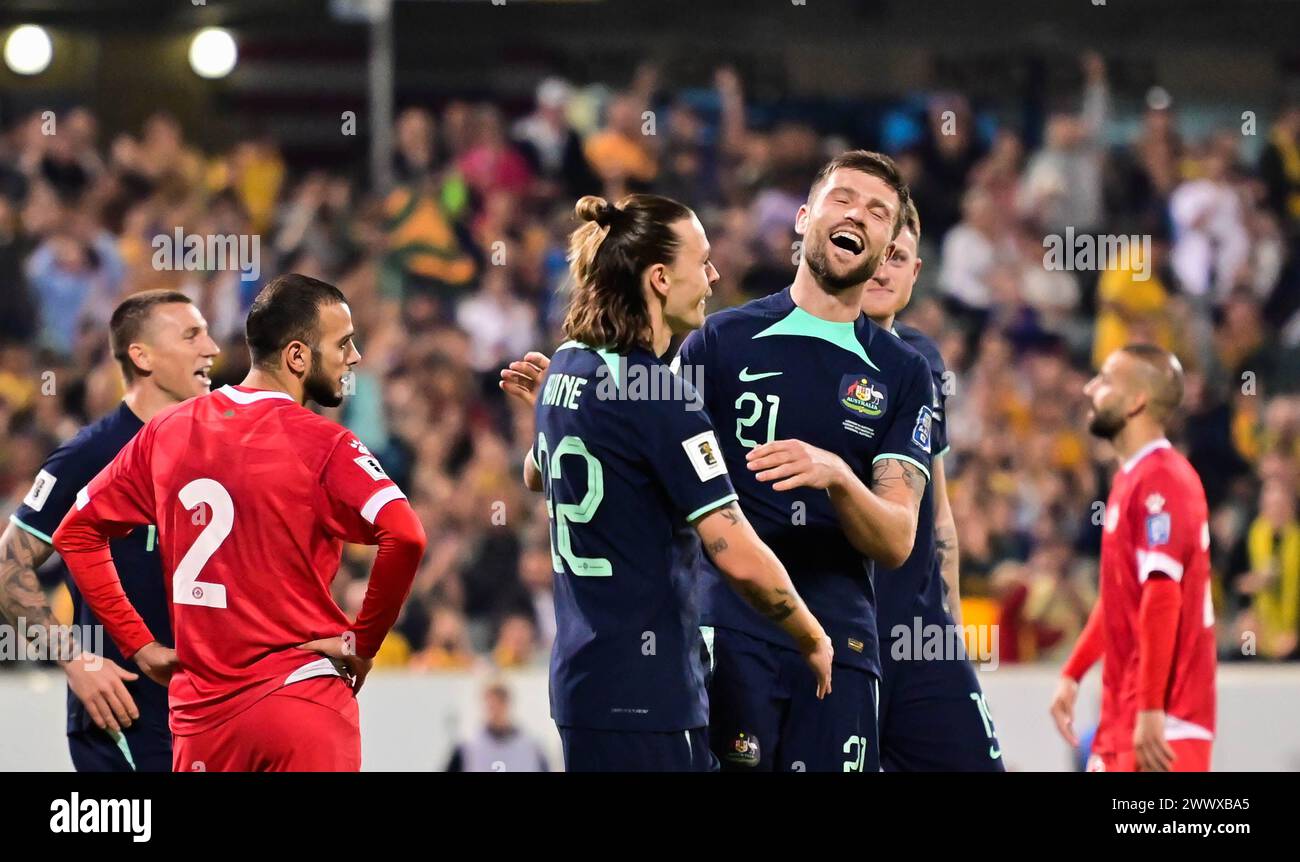 Socceroos cameron burgess hi-res stock photography and images - Alamy