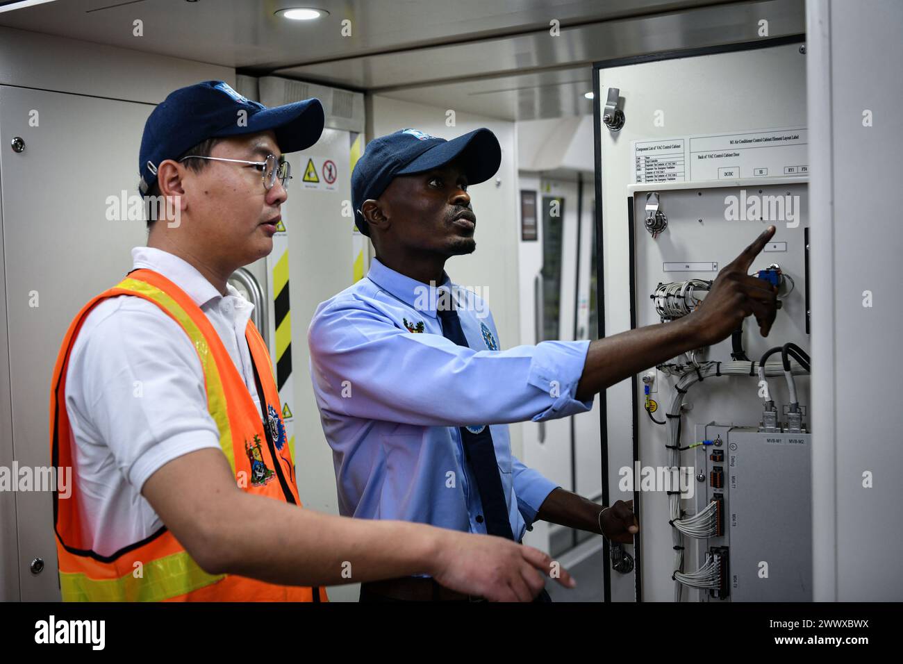 (240326) -- LAGOS, March 26, 2024 (Xinhua) -- Chinese driver Wang Aofei ...