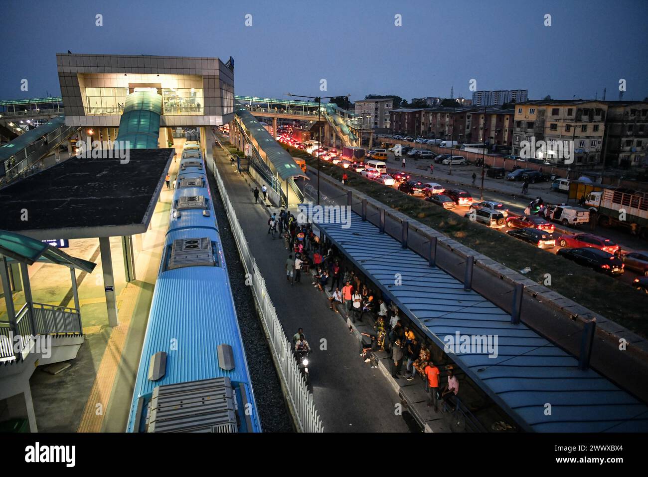 (240326) -- LAGOS, March 26, 2024 (Xinhua) -- A train of the Lagos Rail Mass Transit (LRMT) Blue ...