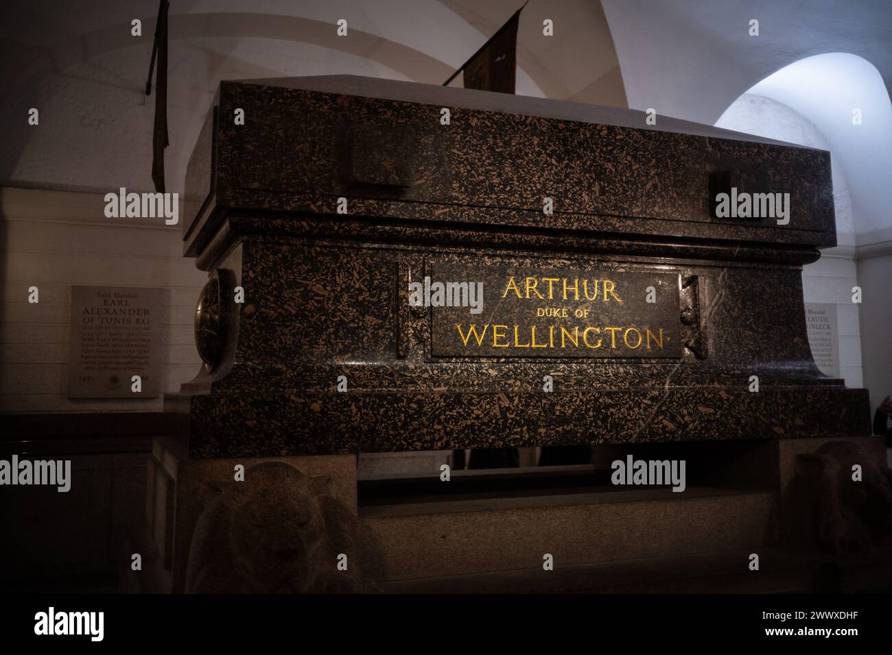 Tomb of the Duke of Wellington in the crypt of St Paul's Cathedral in ...