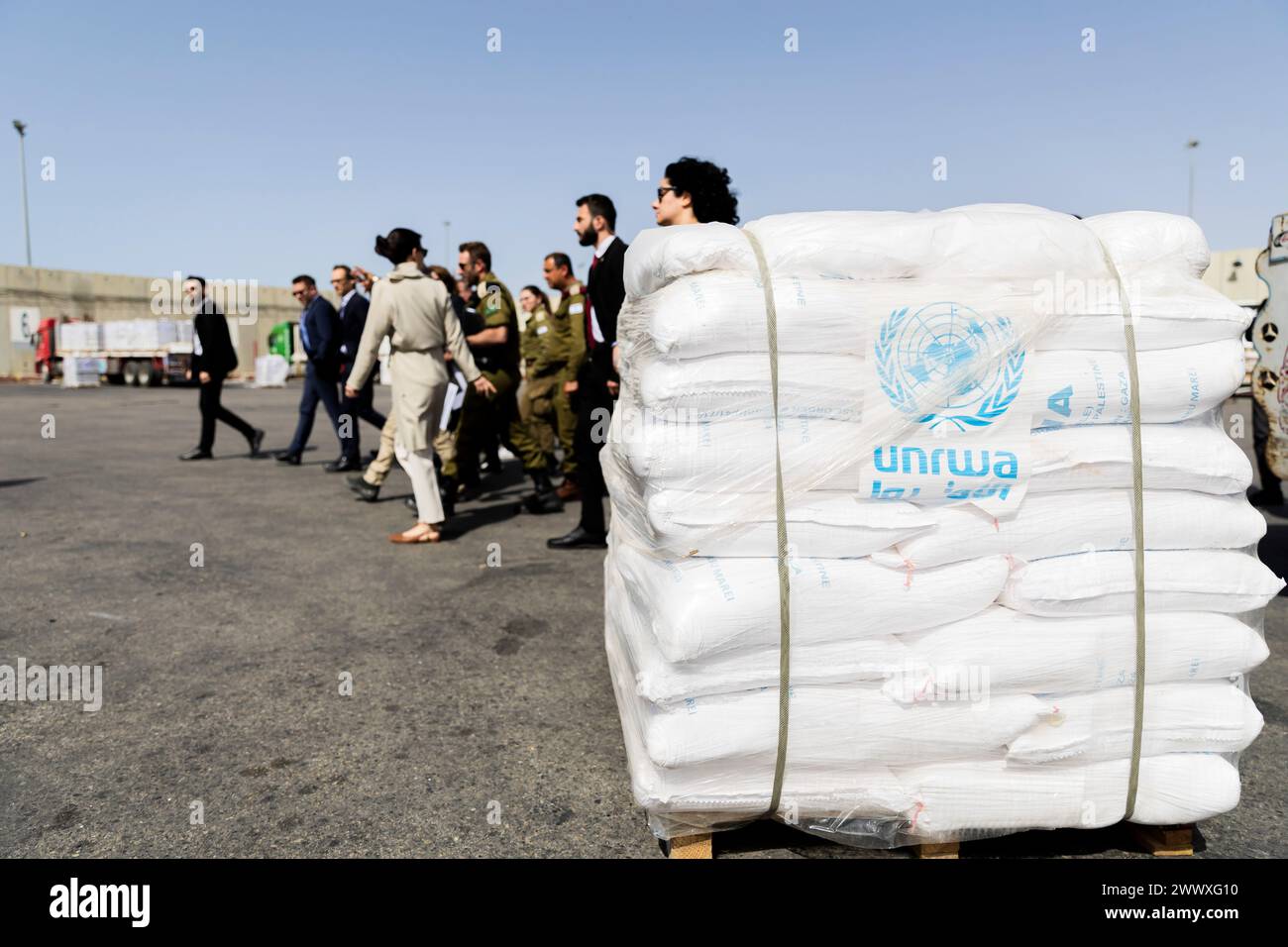 26 March 2024, Israel, Kerem Schalom: Humanitarian aid supplies from ...