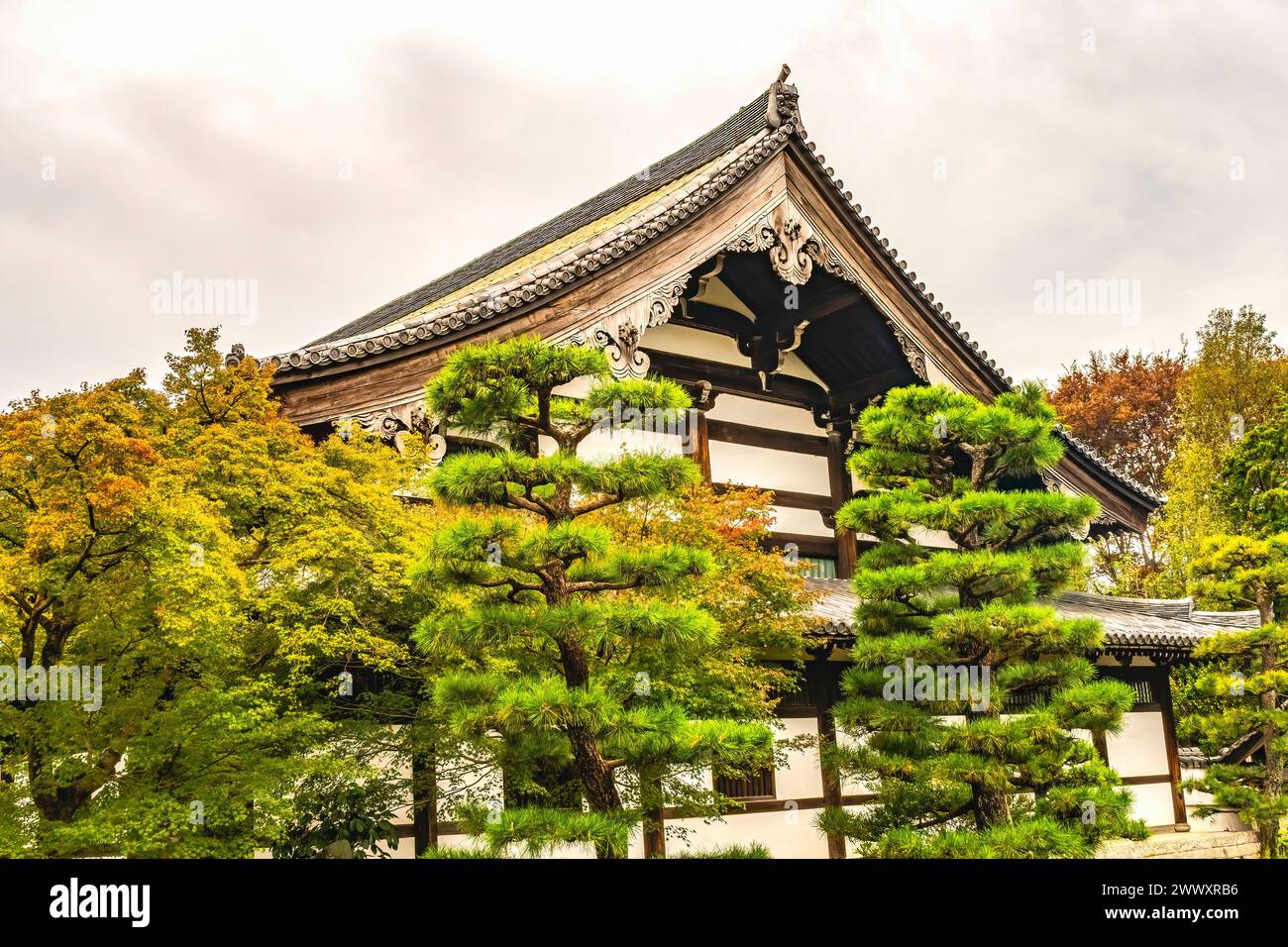Zen temples hi-res stock photography and images - Alamy