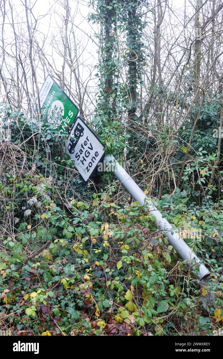 TFL ULEZ emission zone sign cut down Stock Photo - Alamy