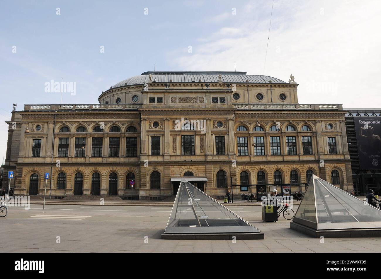 Teh royal theater building hi-res stock photography and images - Alamy