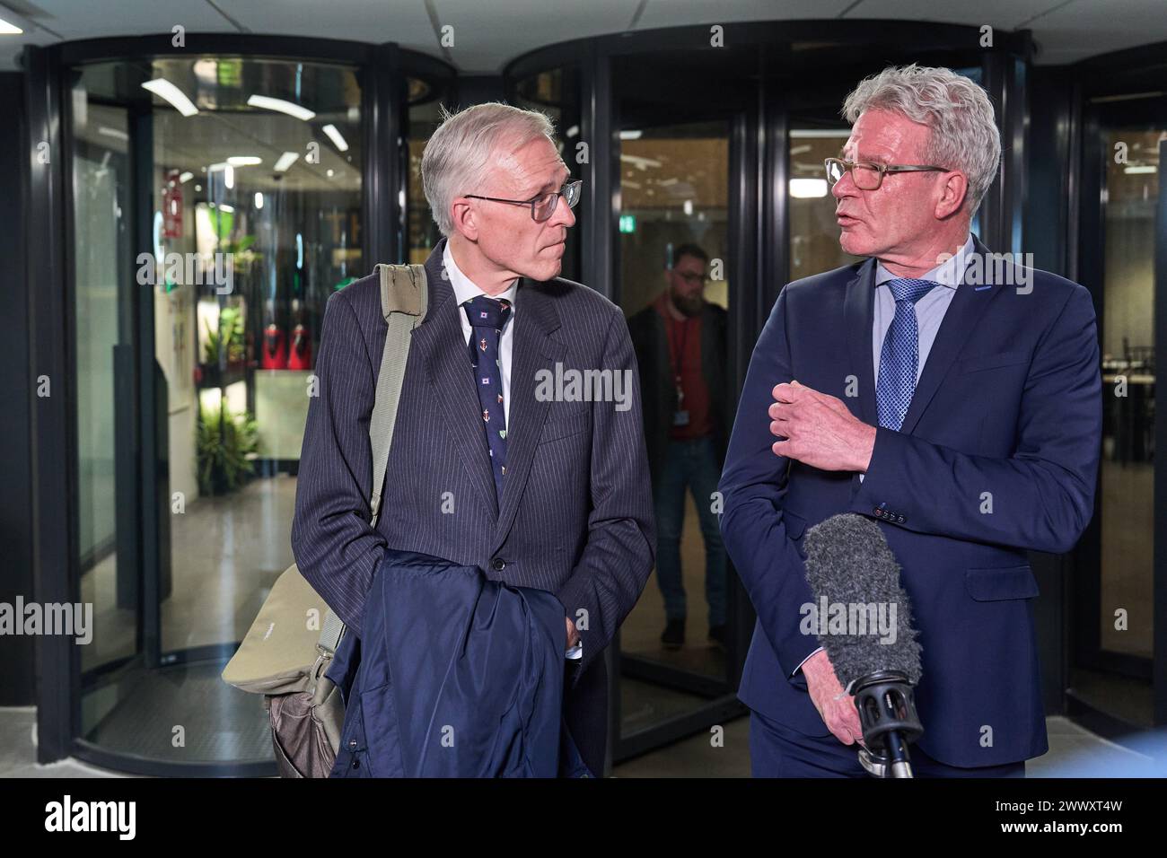 THE HAGUE - Informants Richard van Zwol and Elbert Dijkgraaf after the ...