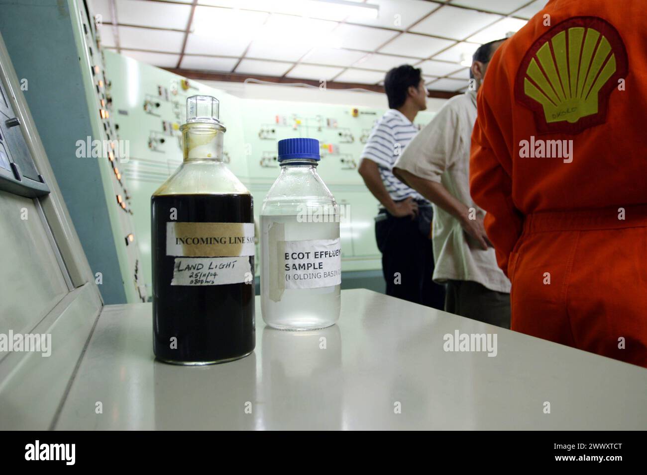 Oil facilities in nigeria hi-res stock photography and images - Alamy