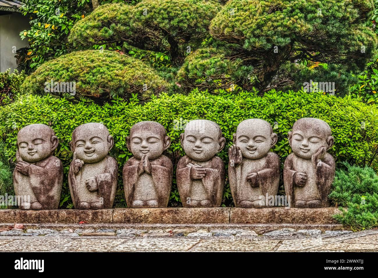 Jizo Child Small Buddha Statues Tofuku-ji Zen Buddhist Temple Kyoto ...